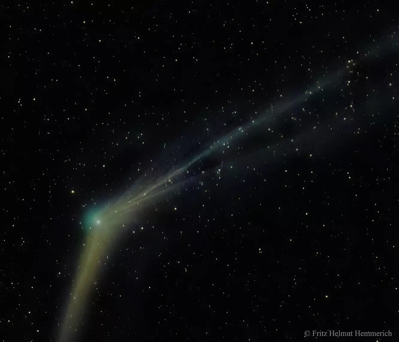Een unieke komeet nadert de aarde 341700_1