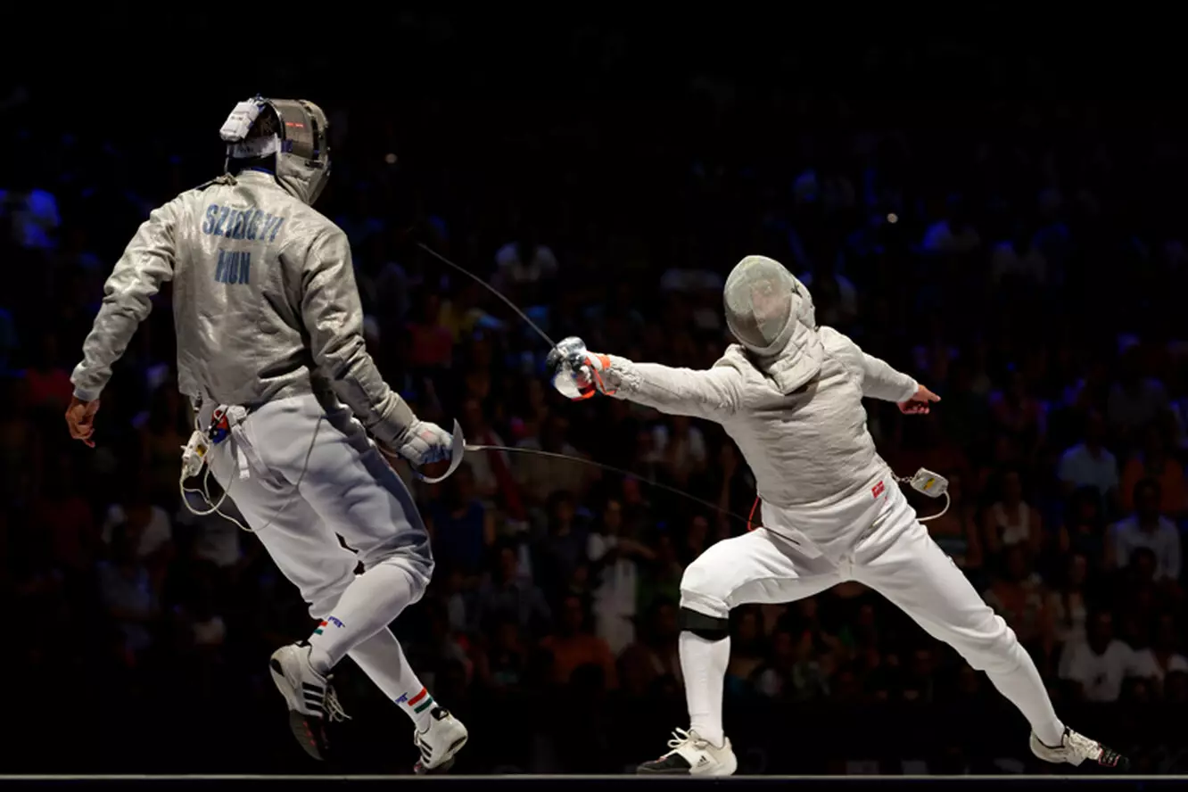 I-Foil Fencing, Izizwe zaseNew Guinea, kunye nezinye iileta eziGqwesileyo zeNyanga