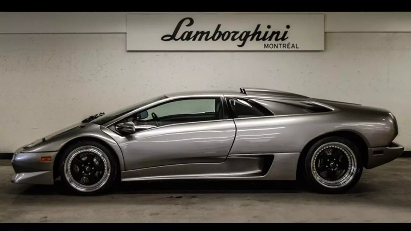 Lamborghini Diablo ntle le mileage e ile ea hlaha ka thekiso 343467_1