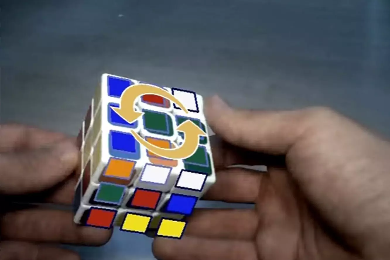 Hoe om 'n regte Rubik's-kubus in volgemaakte werklikheid op te los