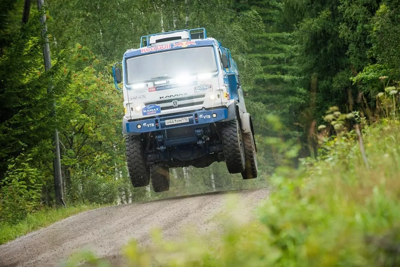 „Volkswagen” rally a KamAZ versenyzés ellen: videó 345310_3