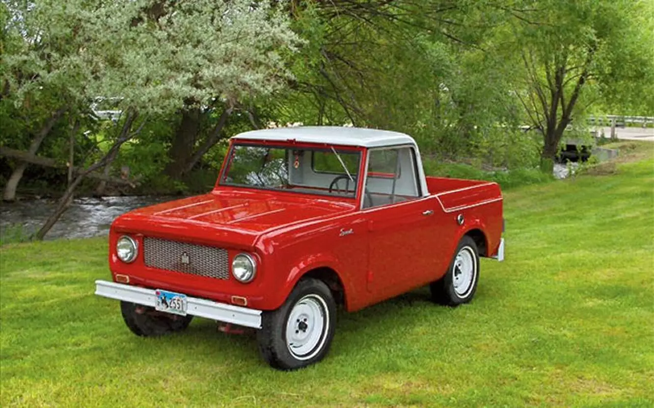 International Scout. This legendary car from the 60s looks like a LEGO brick on wheels. Why not "turn" it into a real set of cubes? In fact, there are a couple of LEGO versions of this car, but there is no really interesting one yet. So it's up to you!