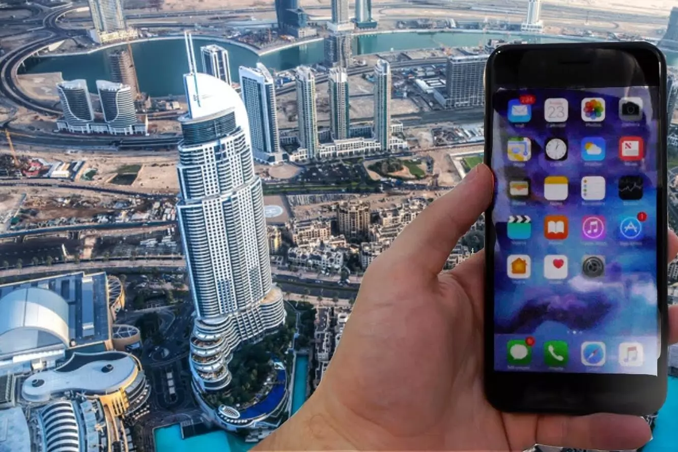 Naon anu kajantenan upami anjeun leupaskeun iPhone 7 anjeun tina gedung pencakar langit anu pangluhurna di dunya