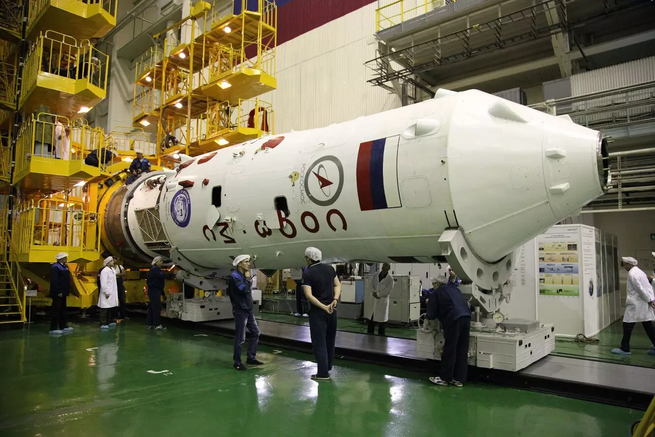 Inspección del autor de la nave espacial Soyuz MS-02: galería 346548_1