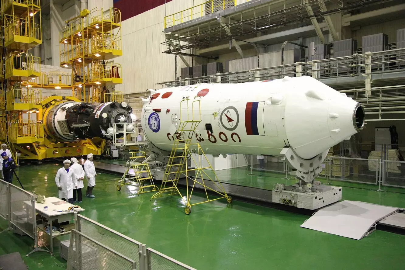 Inspección del autor de la nave espacial Soyuz MS-02: galería 346548_3