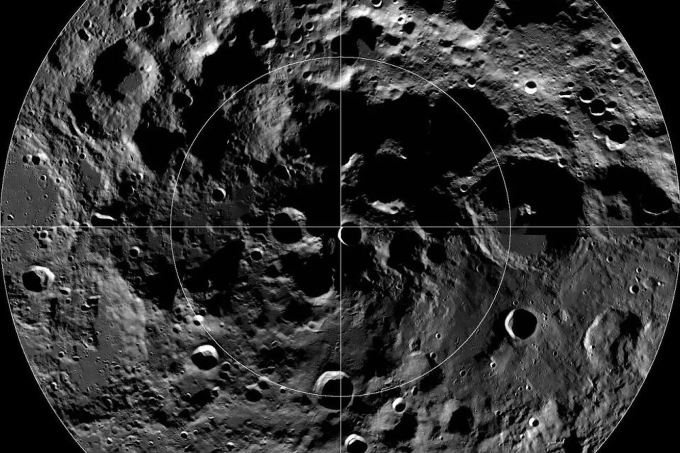 E sili atu le malulu nai lo Pluto: o le i ai o vaega malulu e faʻamaonia i luga o le Moon