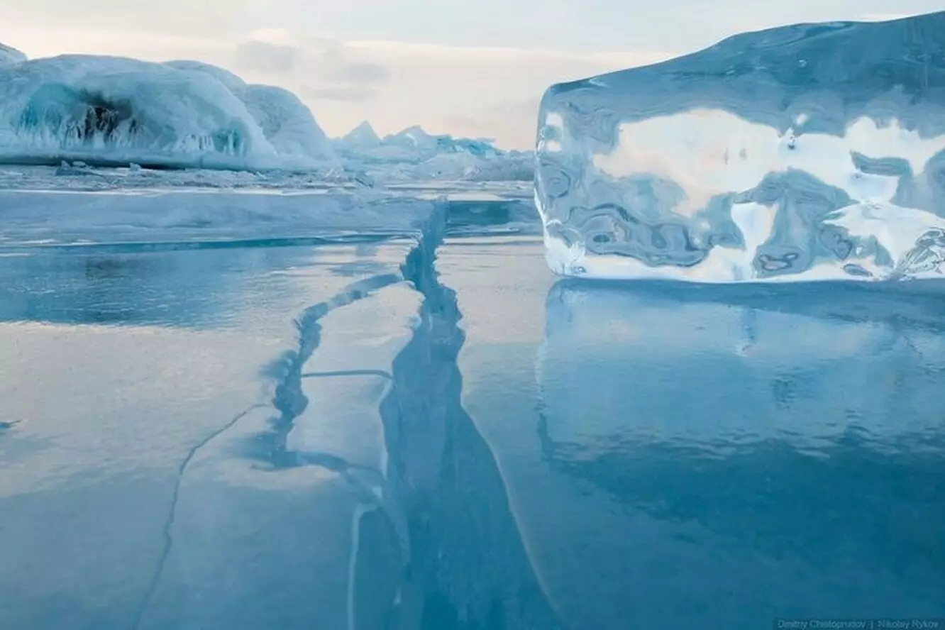 Die Eisdecke der Antarktis bricht auseinander