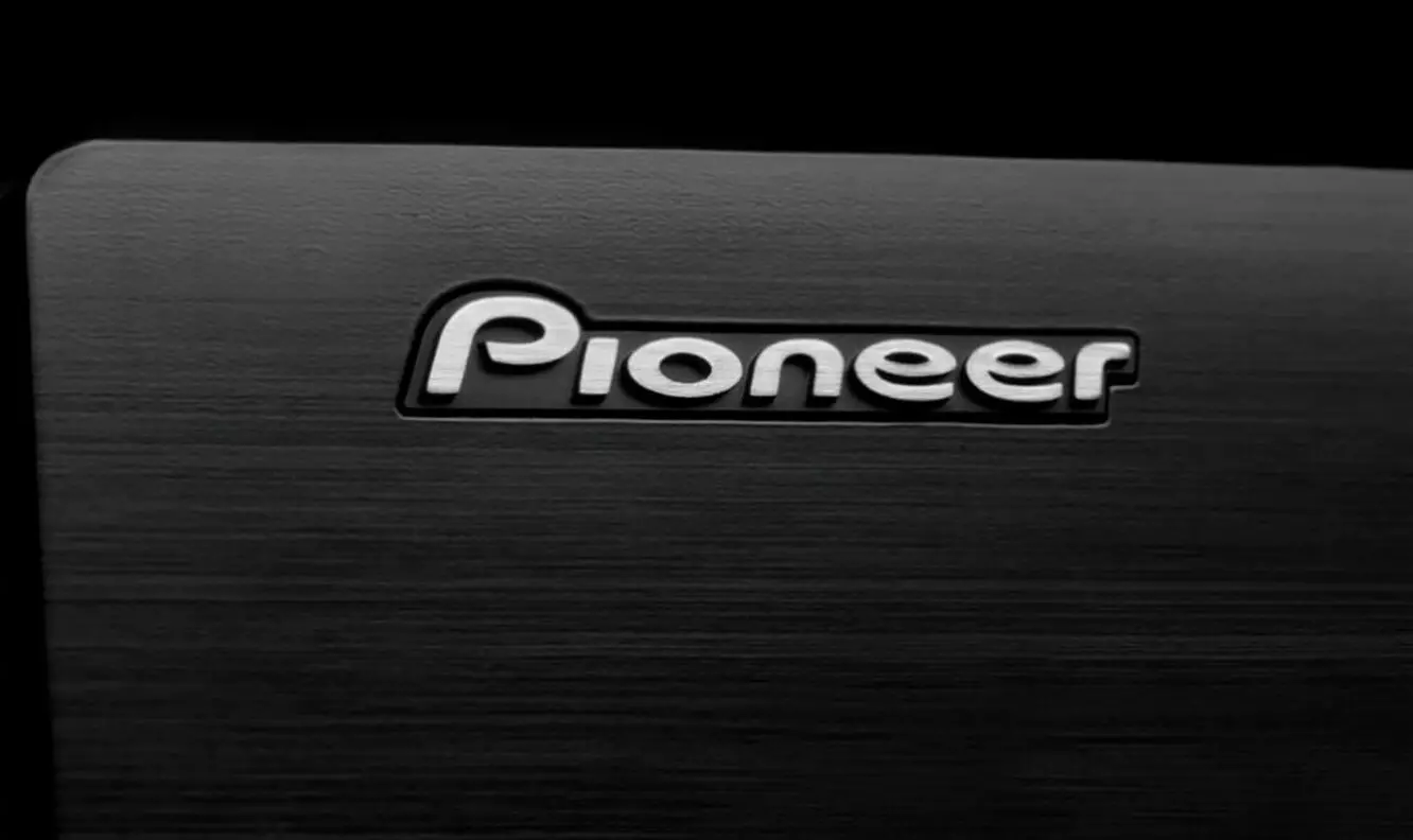 Frontpanel logo