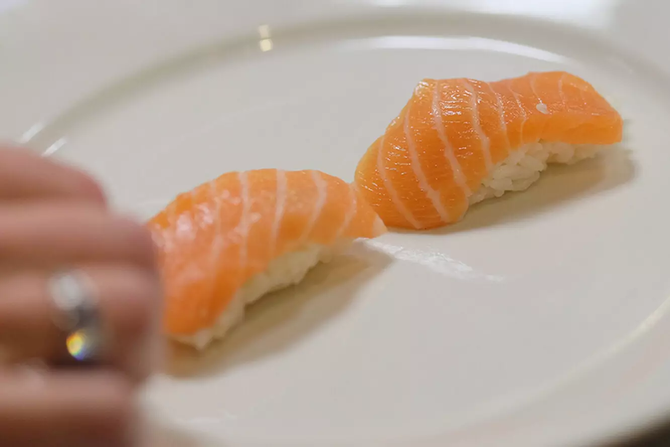 Sushi ti o lewu: parasite ajeji ti a rii ninu ẹran salmon Pink