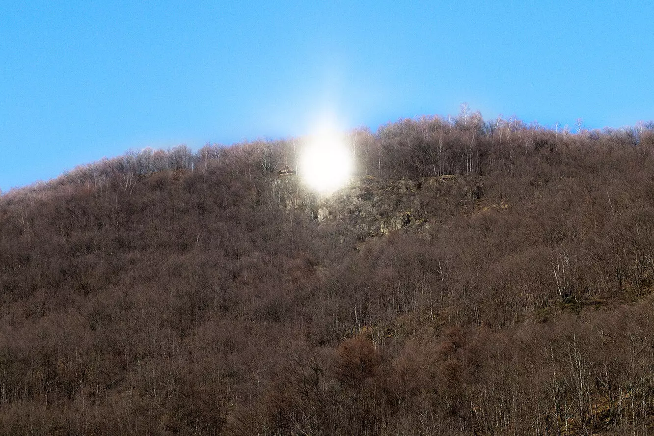 Kako su inženjeri preplavili grad u senci planina suncem