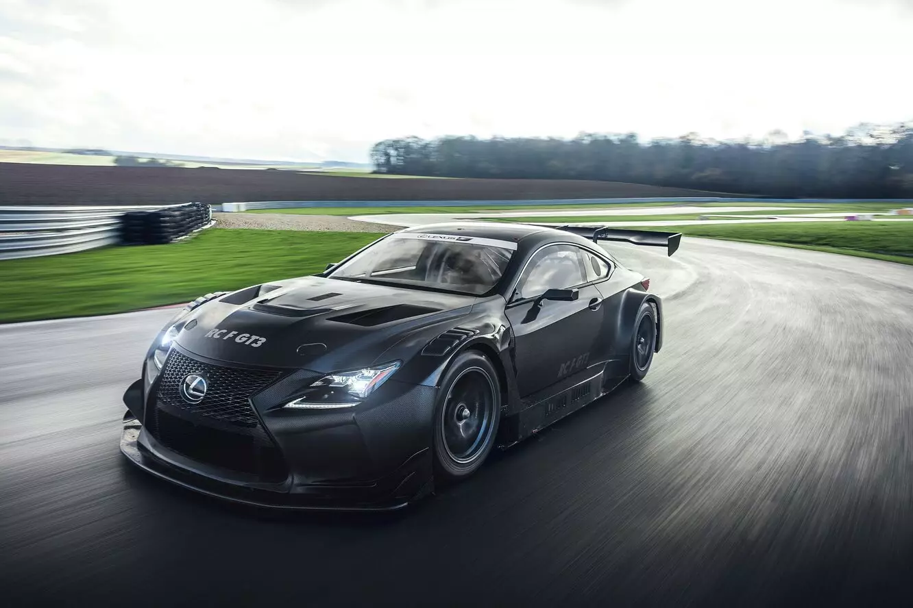 Lexus negli sport motoristici: auto da corsa RC F GT3