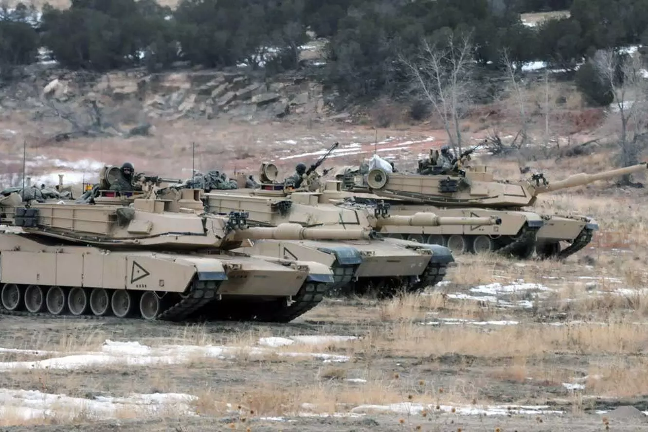 Abrams tank nqi npaum li cas hnub no?