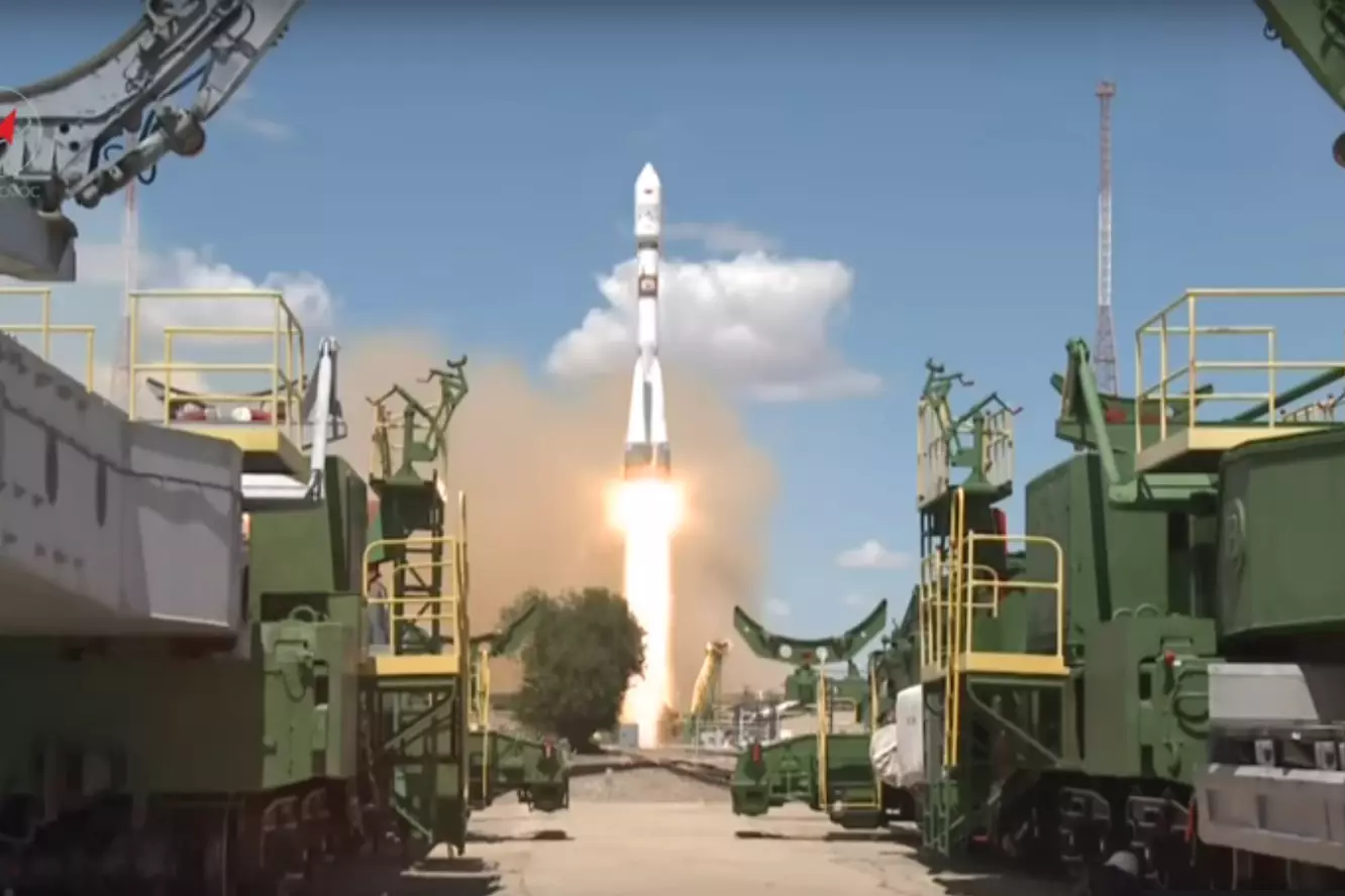 Roscosmos heeft met succes een raket gelanceerd met een recordaantal satellieten