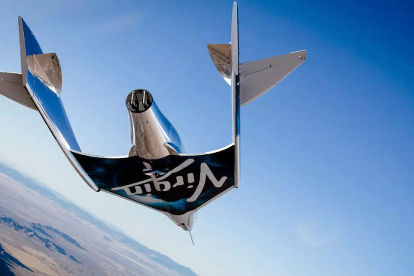 Virgin Galactic provas suborbitan kosmoŝipon denove