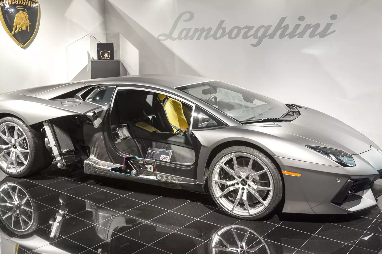 Lamborghini tibbiy protezlarni ishlab chiqadi