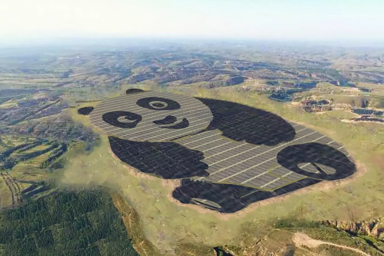 Čínská solární elektrárna ve tvaru pandy