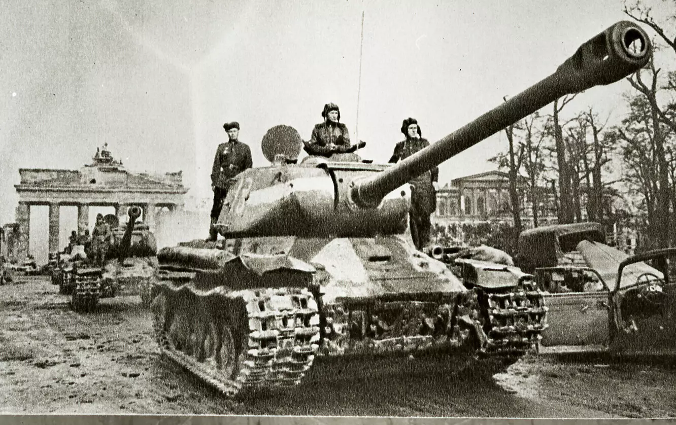 WWII मिथक: बर्लिनच्या रस्त्यावर टाकी सैन्याचा नाश 352033_6