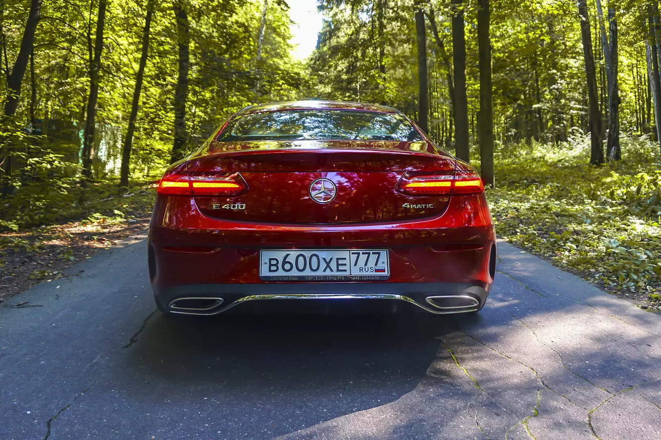 Walang abala: Pagsubok sa Mercedes-Benz E 400 Coupe 352711_13