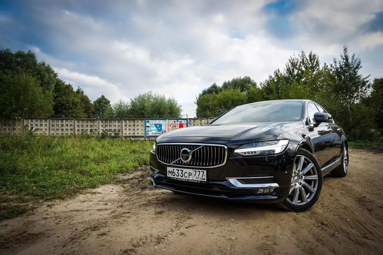 Благородна скромност: тест на Volvo S90 353162_2