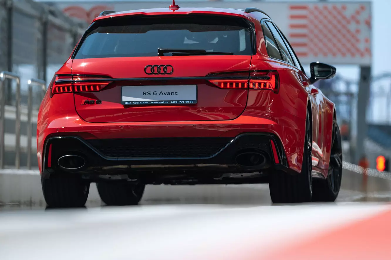 2021 Audi RS6 ටෙස්ට් ධාවකය 353723_15