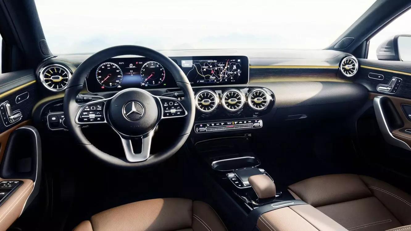 Mercedes-Benz va mostrar l'interior de la nova classe A 353890_2