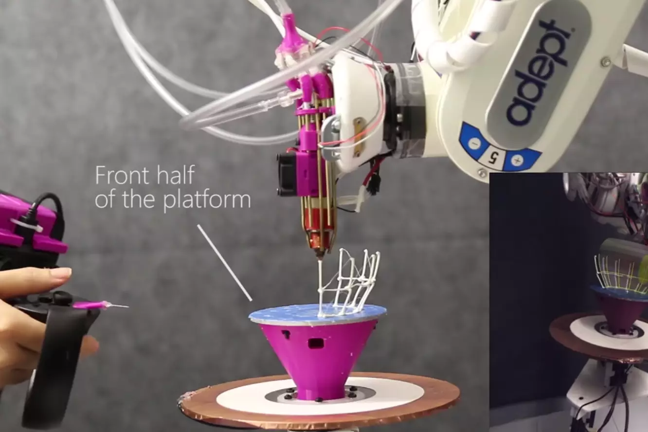 Memperkenalkan robot yang mencetak apa yang digambar seseorang di AR