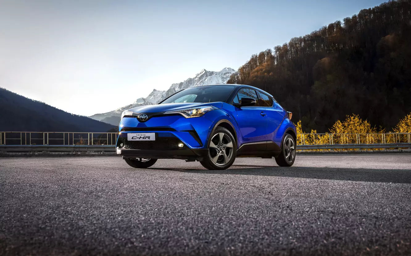 Toyota żvelat dettalji dwar il-crossover C-HR 356657_2