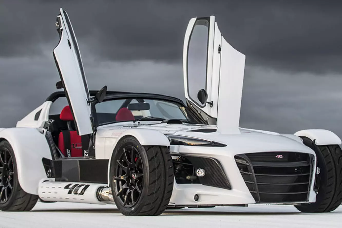 Donkervoort өөрийн хамгийн хүчирхэг спорт машинаа танилцууллаа