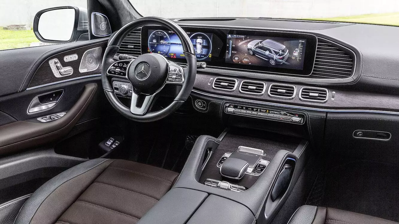 Mercedes-Benz va mostrar un nou crossover de classe GLE 358077_5