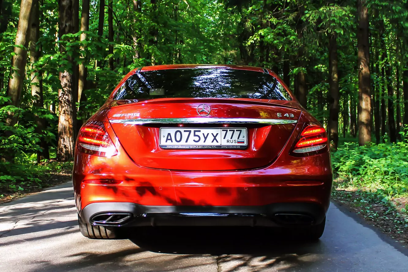 წითელი ისარი: Mercedes-AMG E 43 ტესტი 358481_23