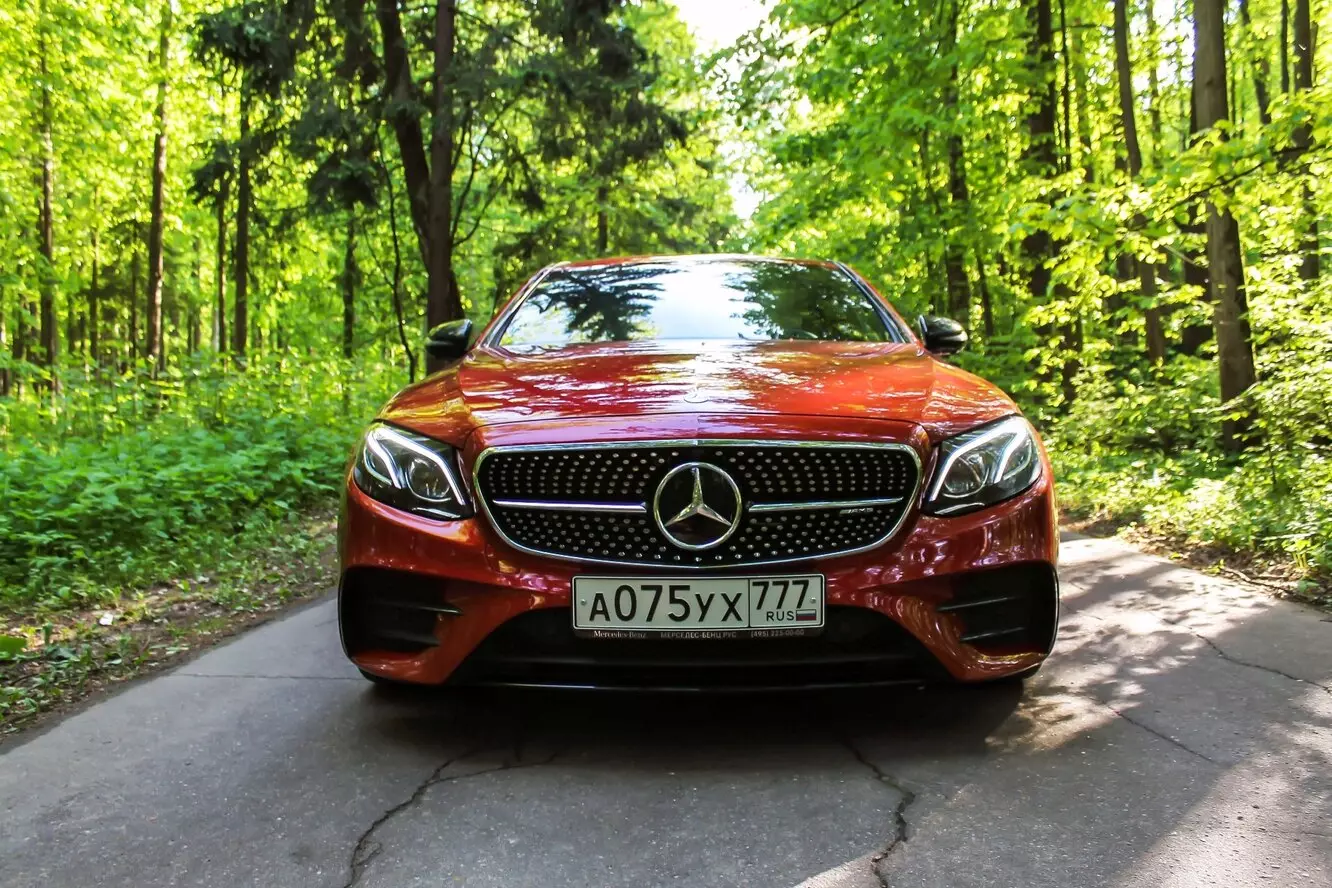 Zana-tsipìka mena: fitsapana Mercedes-AMG E 43 358481_9