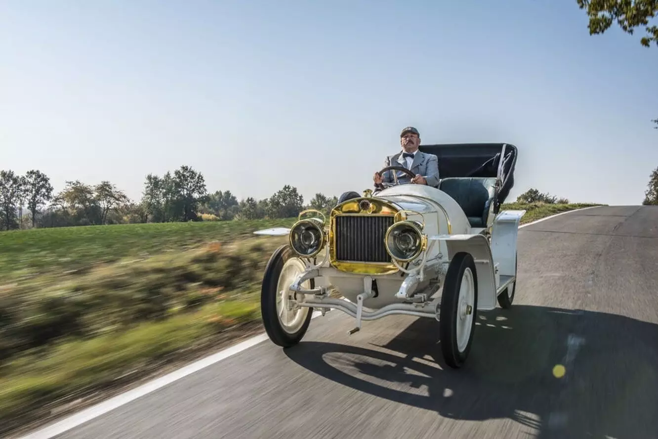 Skoda has restored a 110-year-old sports car 358940_3