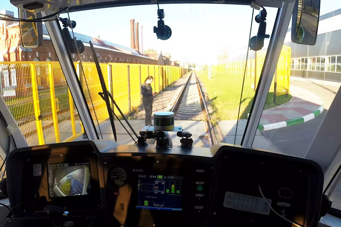 The tram unmanned munggaran asup kana jalur di Moscow