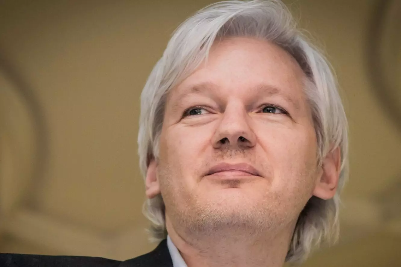 Lenin tsis tau tshem Assange tawm ntawm Ecuadorian Embassy