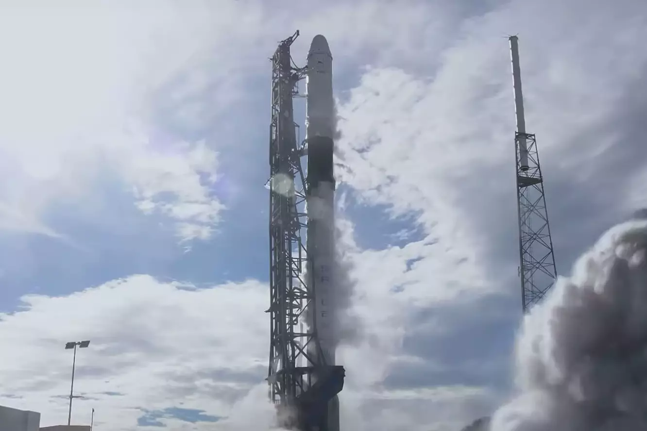 SpaceX inotanga Dragon spacecraft ine nyowani docking port kuenda kuISS