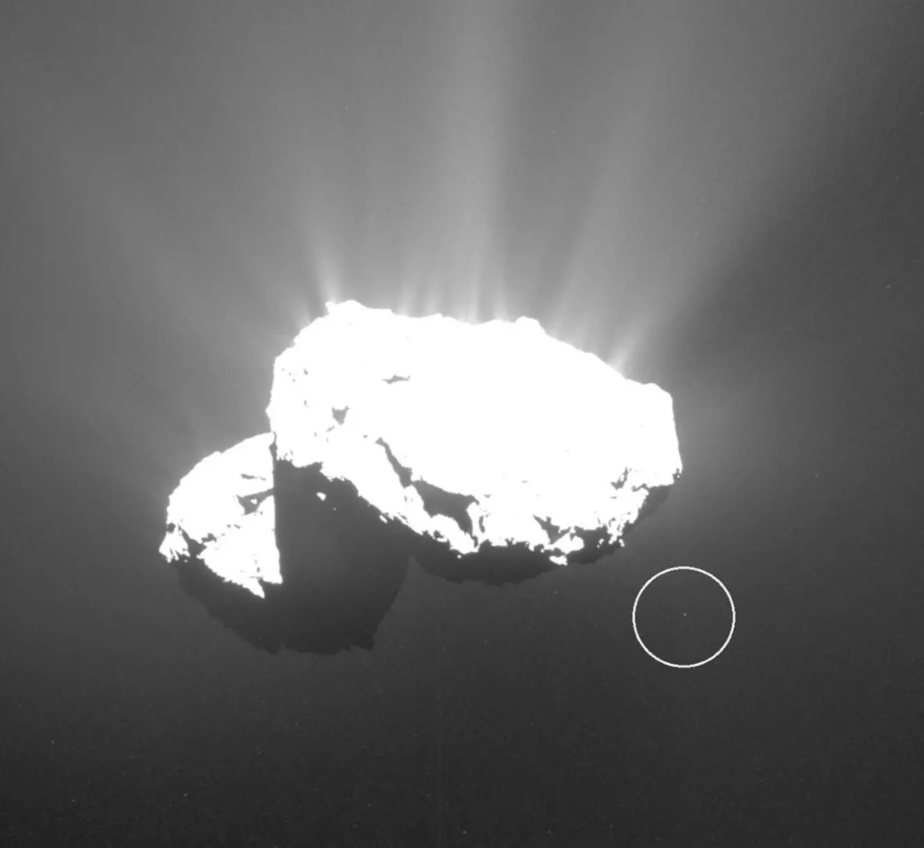 Komeet Churyumov-Gerasimenko met sy klein metgesel
