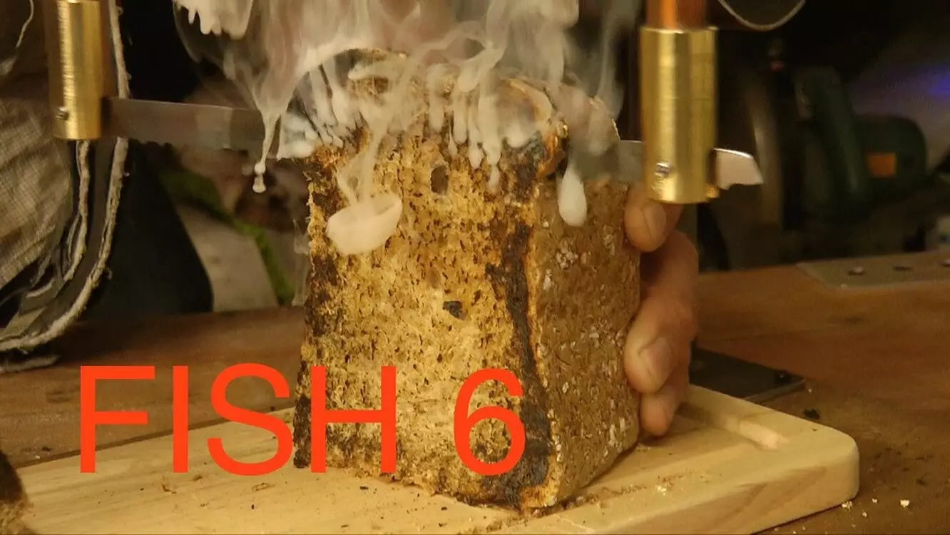 Messer-Toaster kann gleichzeitig Brot schneiden und toasten: das beste Messer für die Küche 365767_3