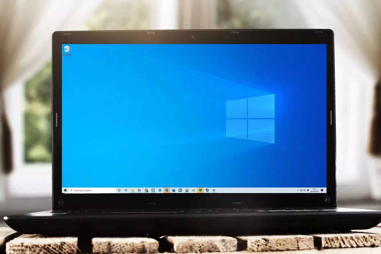 Өзүн-өзү активдүүлүксүз: Windows 10 жаңыртууларын кантип өчүрүү керек