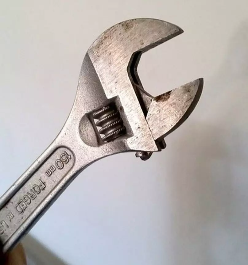 Para sa maximum na pagbubukas ng 30 mm na may haba ng spanner na 250 mm, ang average na timbang ay mga 0.5 kg.