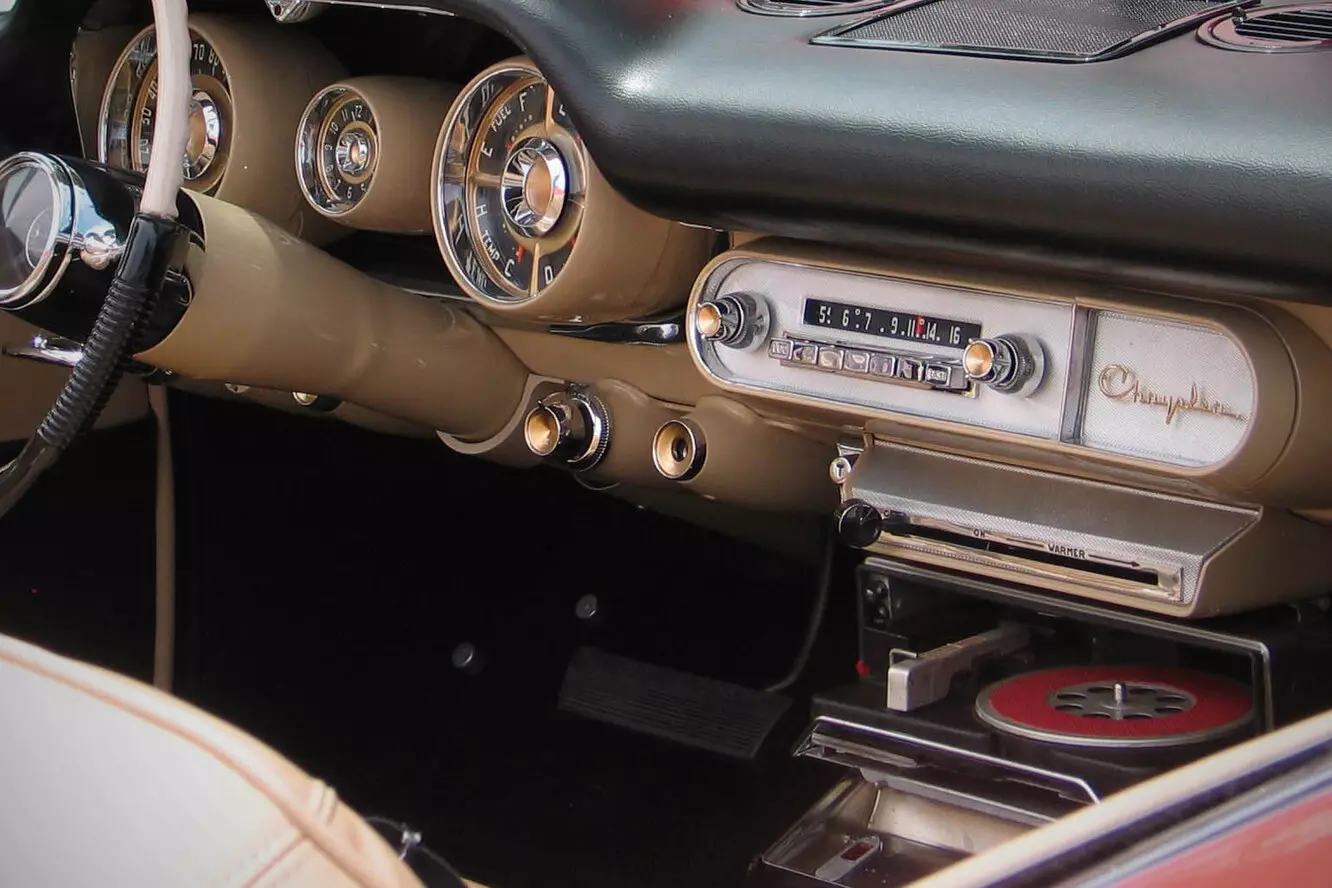 Hands and feet: how the car bells and whistles of the past worked