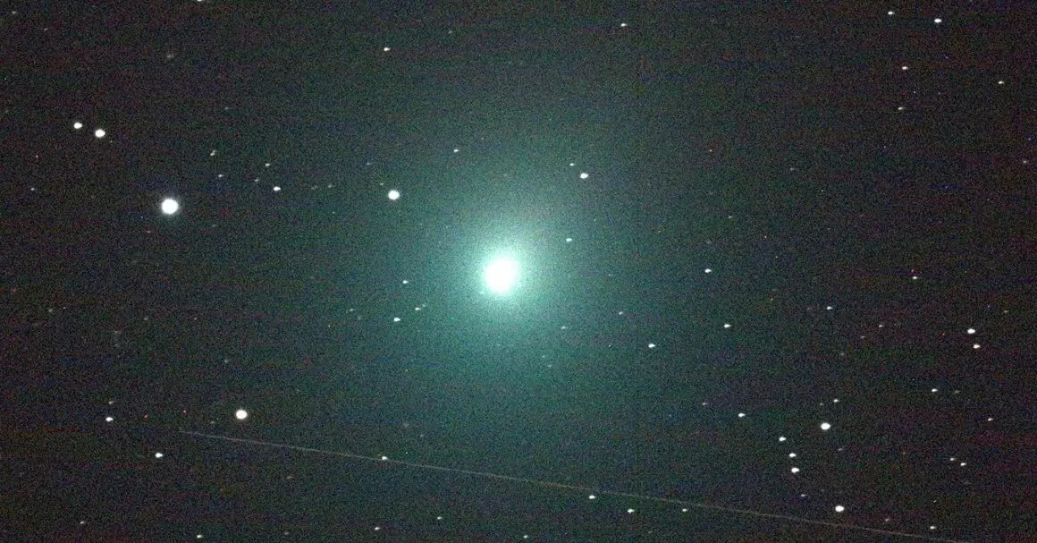 Телескопи кайҳонии TESS, ки ба омӯзиши экзосайёраҳо машғул буд, таркишро дар кометаи Виртанен сабт кард.
