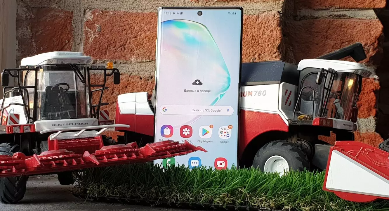 आमच्या काळातील सर्वात शक्तिशाली आणि कार्यक्षम फॅबलेटपैकी एक - Samsung Galaxy Note 10 Plus चे चाचणी पुनरावलोकन.