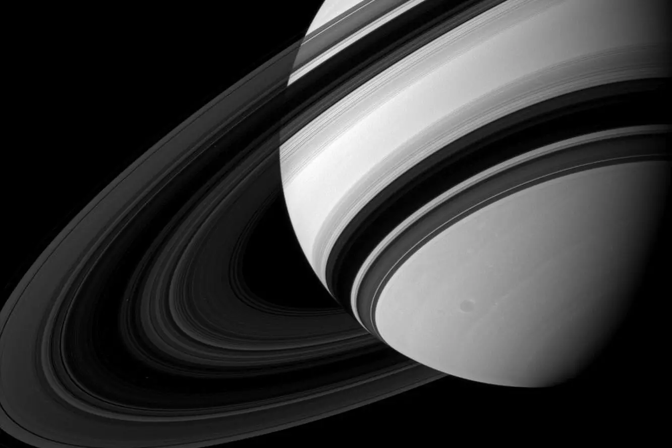 Foto kokenn nan sistèm solè a soti nan Cassini: yon vwayaj nan 20 ane