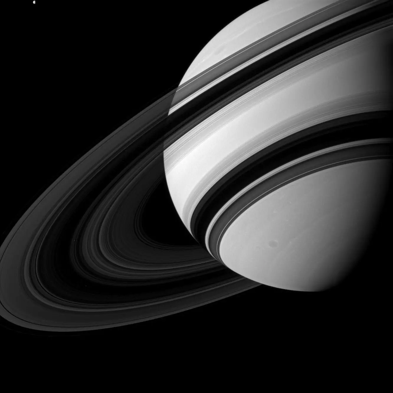 Satin ak ti lalin Tethys (an konparezon ak planèt la) (26 novanm 2012)