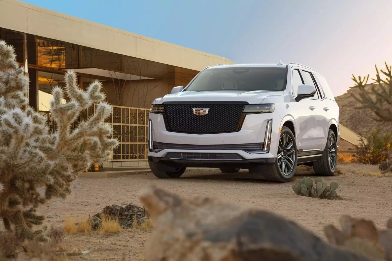 Cadillac a présenté un nouvel Escalade avec un écran de 38 pouces 368560_2