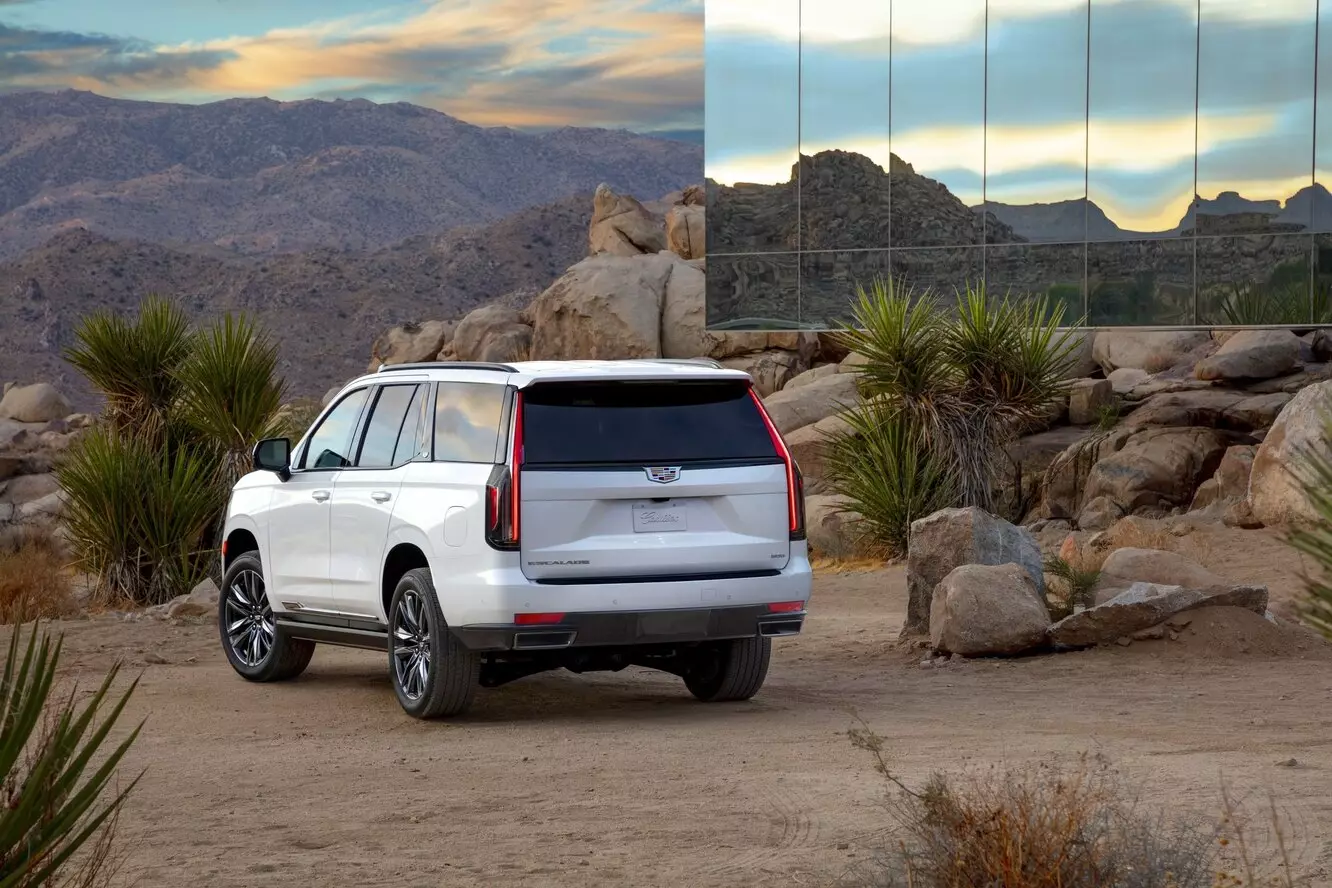 Cadillac a présenté un nouvel Escalade avec un écran de 38 pouces 368560_3