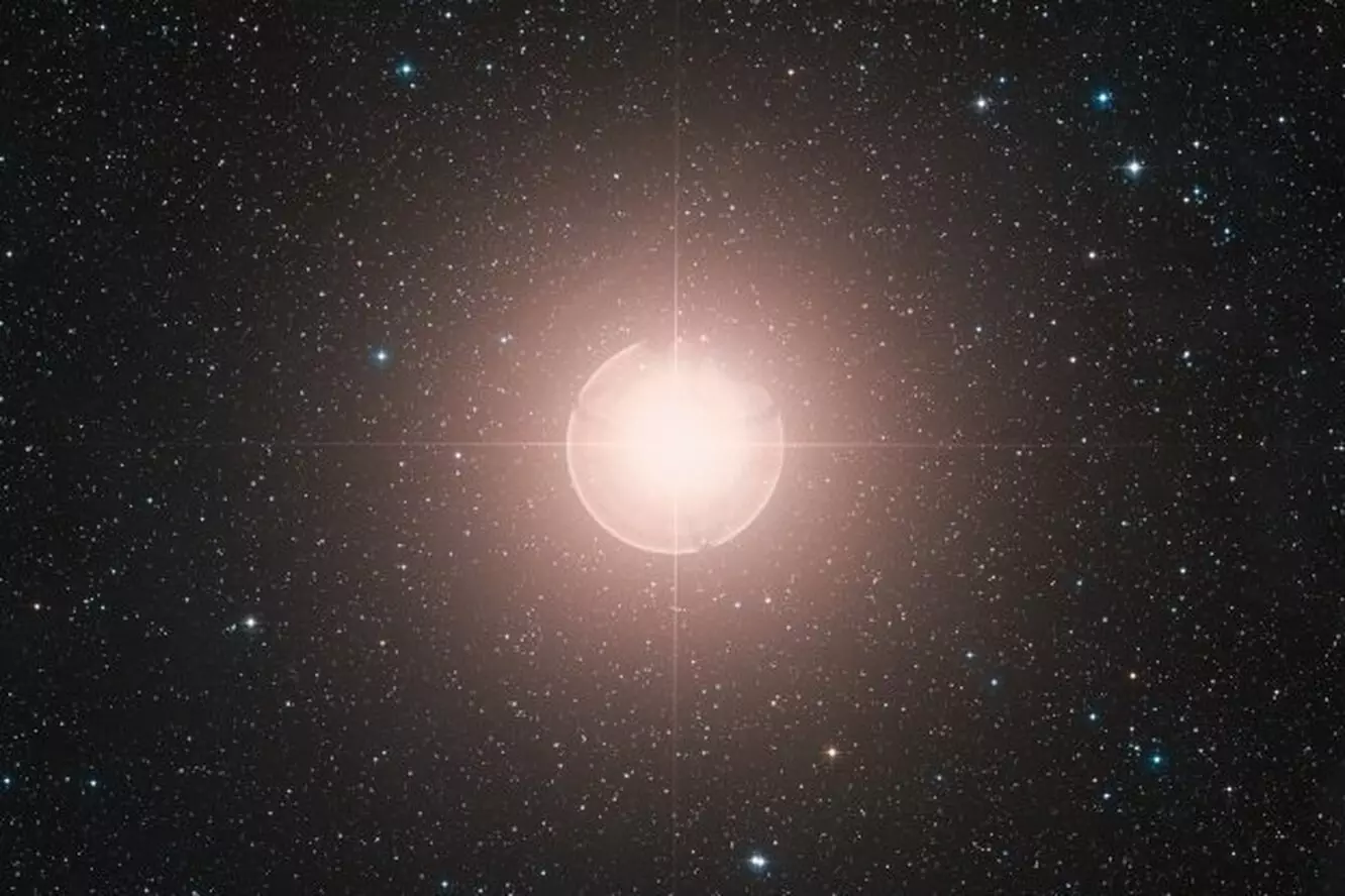 Betelgeuse finalmente deixou de parpadear: un fenómeno estelar