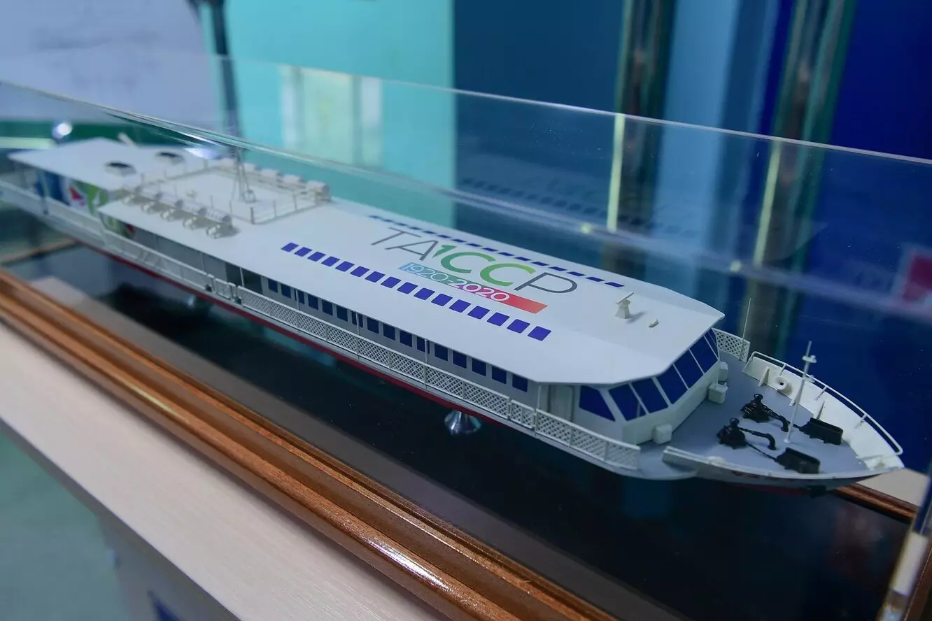 Rusijoje pradėtas statyti dujinis laivas