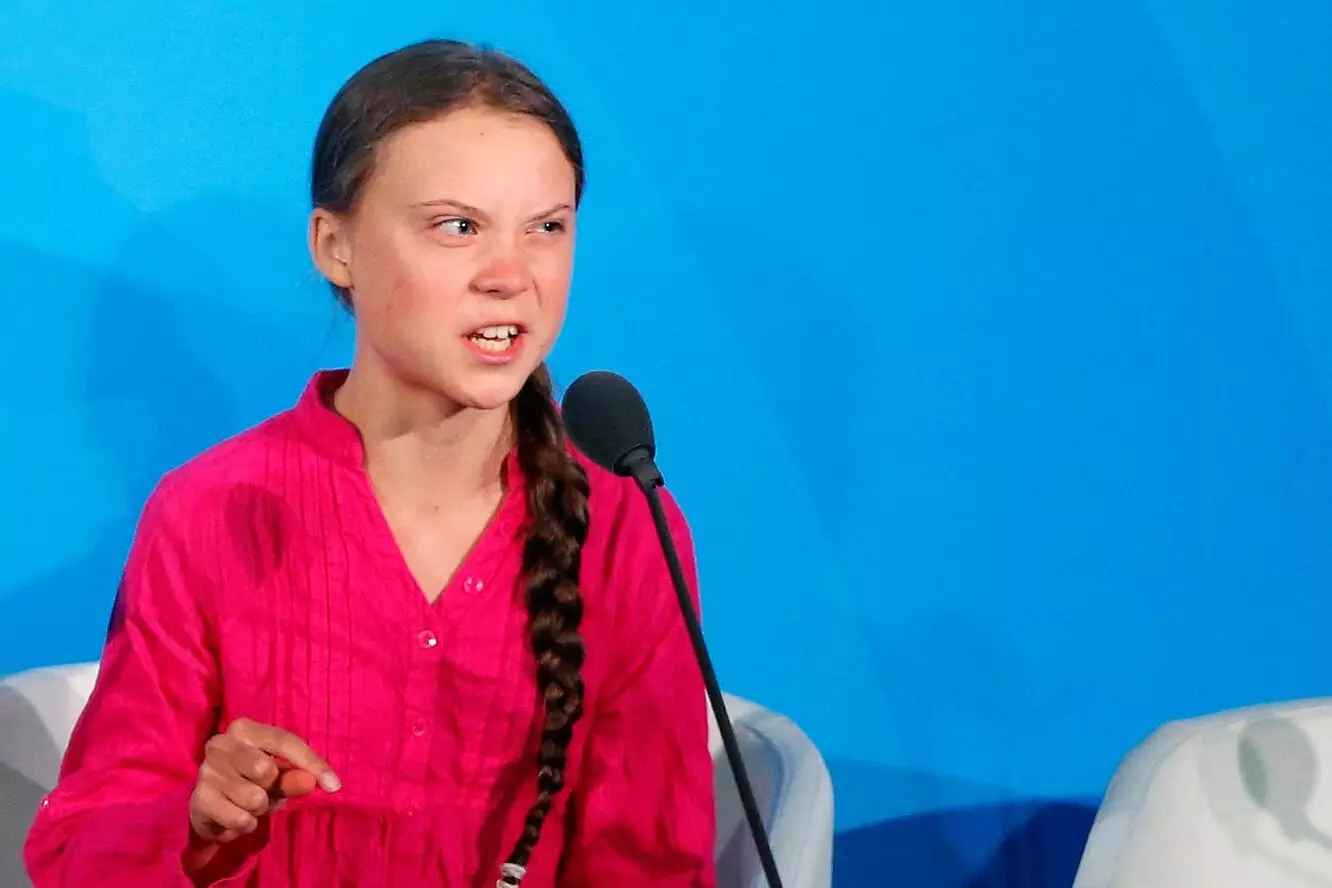 Greta Thunberg transformada em boneca sexual