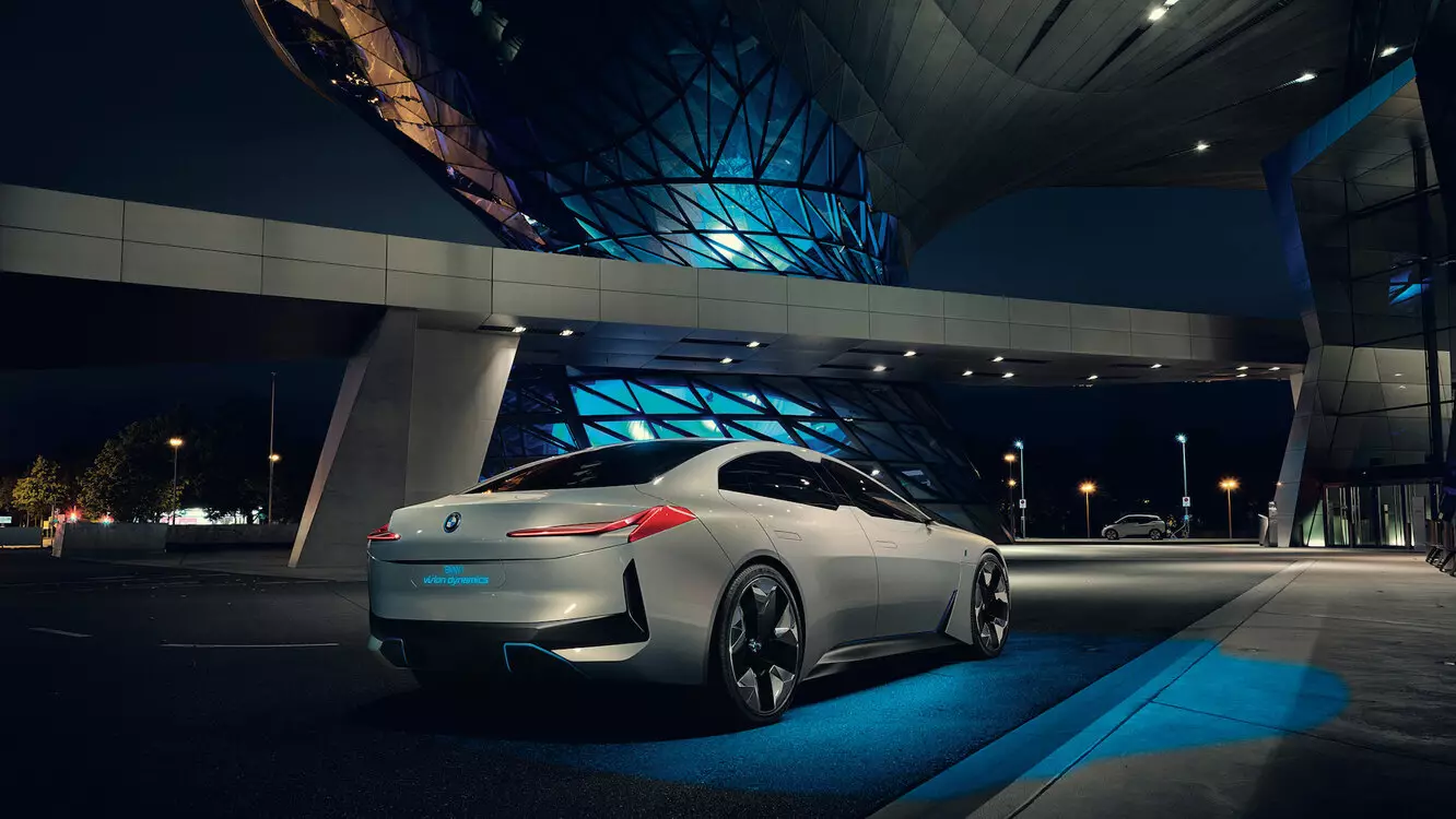 BMW i4